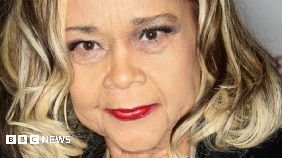 Obituary: Etta James - BBC News