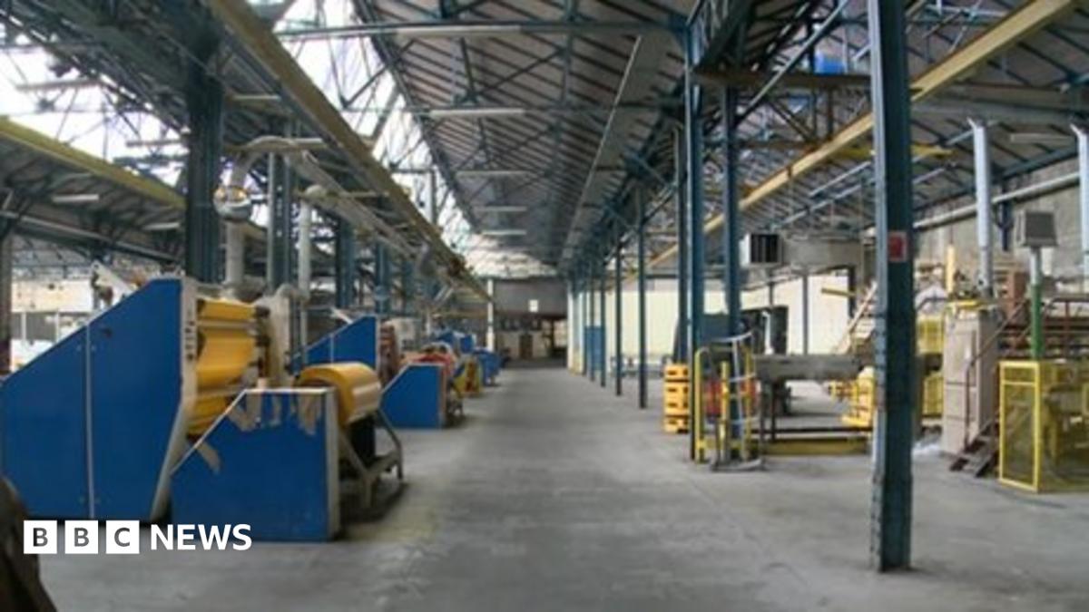 France grapples with job conundrum - BBC News