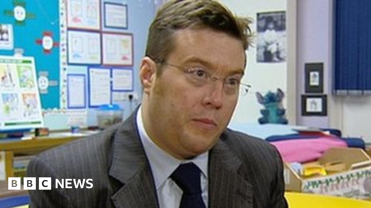 No charges against ex-council chief Steven Purcell - BBC News