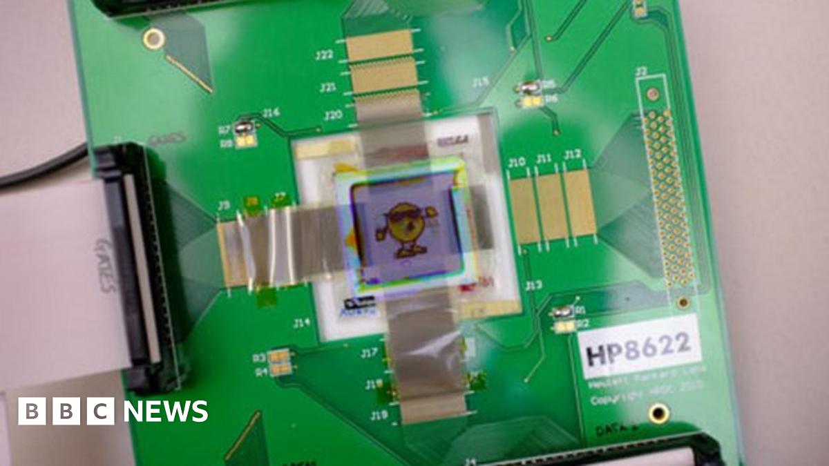 Hewlett Packard opens doors to its HP Labs UK research base - BBC News