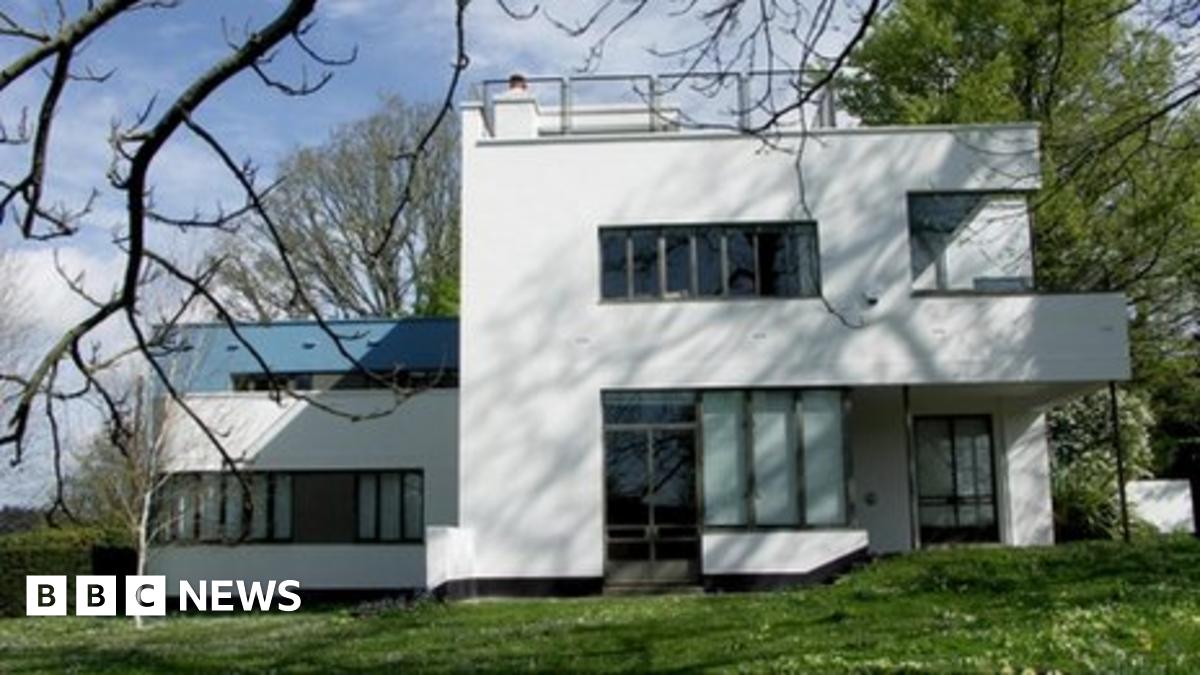High Cross House at Dartington opens to public - BBC News