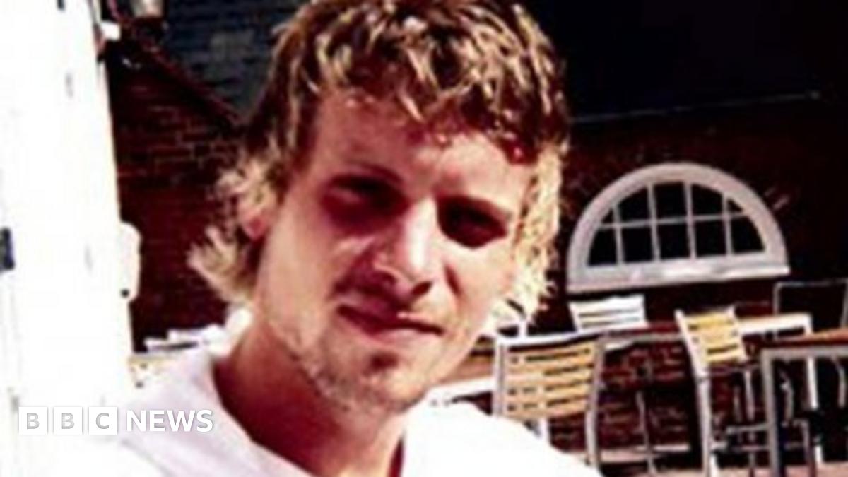 Darren Croxton death: Teenager guilty of killing father - BBC News