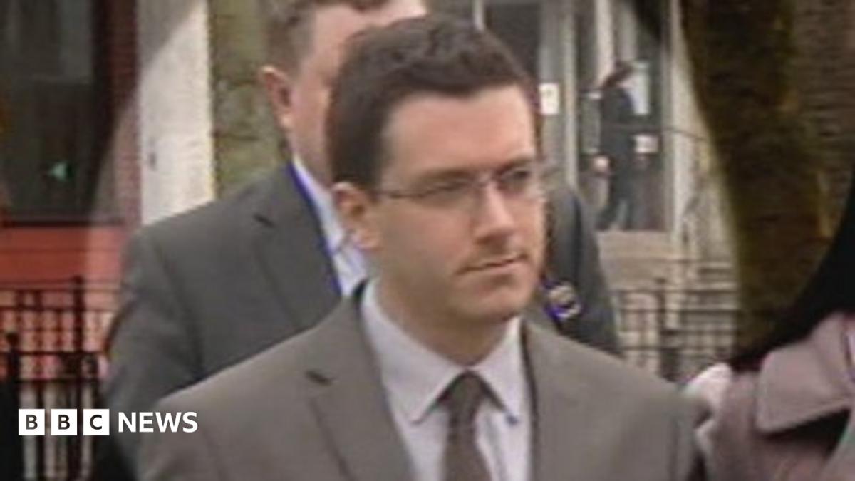 Portsmouth police officer cleared of 'dangerous' pursuit - BBC News