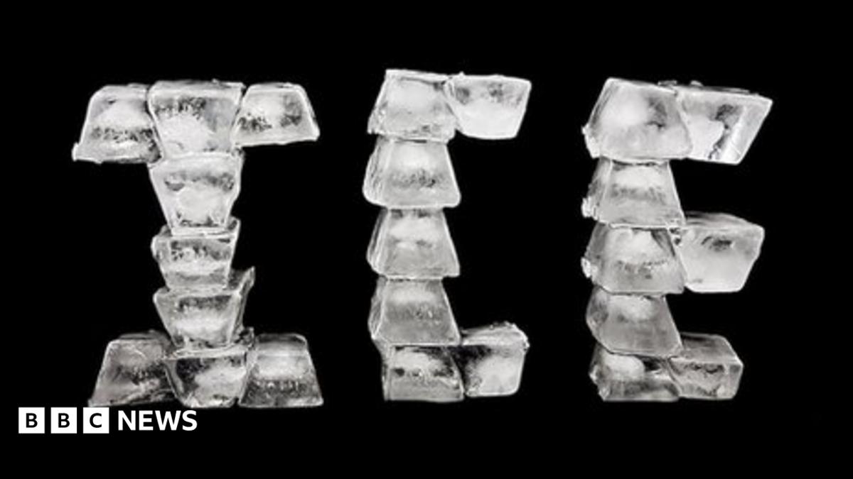 Your pictures: Frozen - BBC News