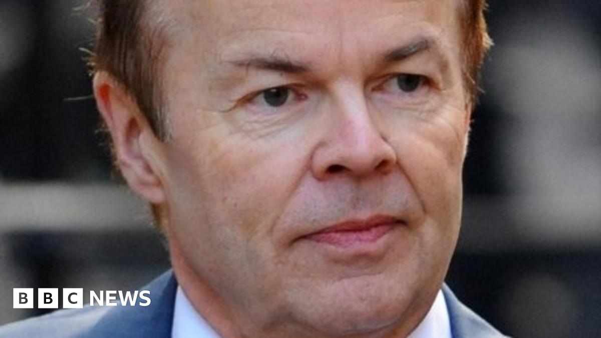 Christopher Jefferies claims police leaked information - BBC News