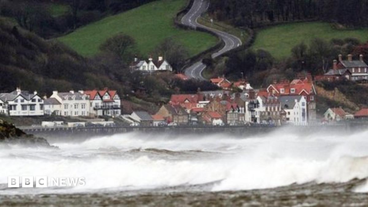 Whitby coastal defence plan out to consultation - BBC News