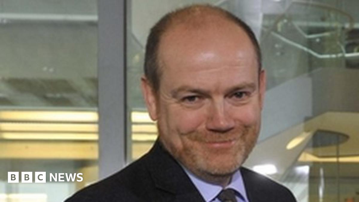 BBC director general Mark Thompson announces departure - BBC News