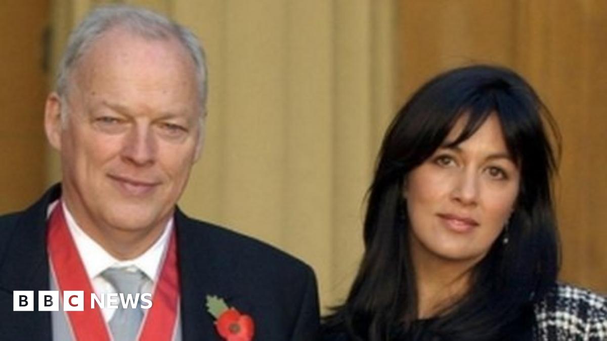 Pink Floyd wife Polly Samson tells of Hove sea rescue - BBC News