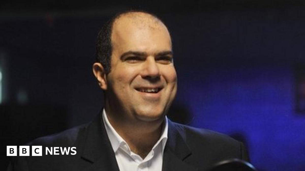 Stelios blasts Easyjet's bosses over 'fat cat bonuses' - BBC News