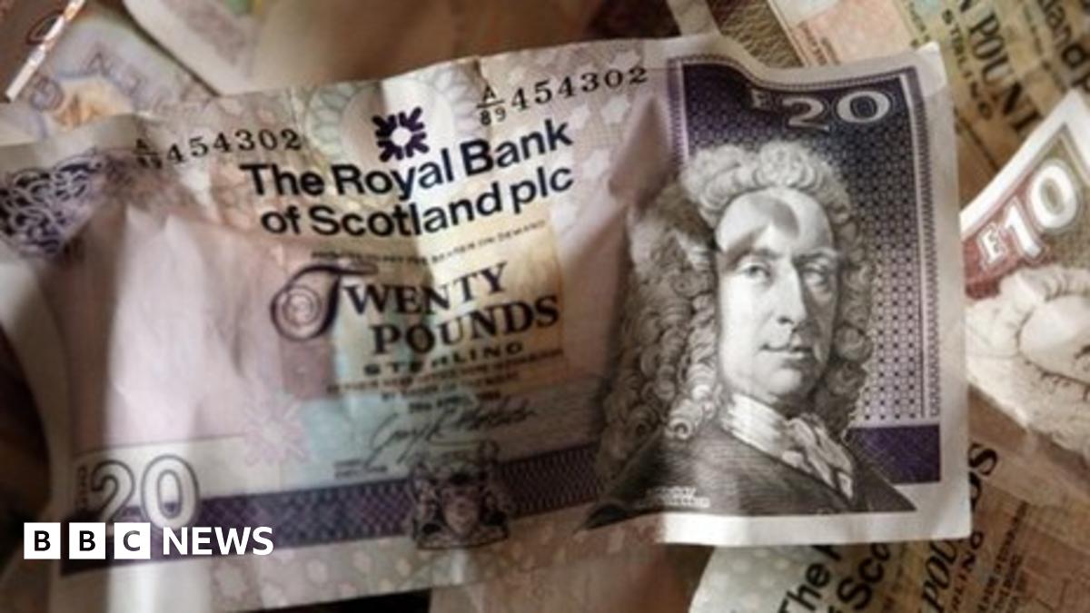 Cameron urges RBS to show 'restraint' over more bonuses - BBC News