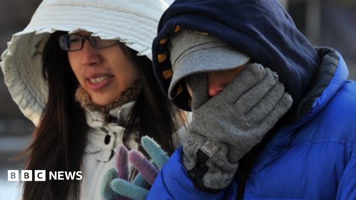 Cold weather death toll passes 100 in Ukraine - BBC News
