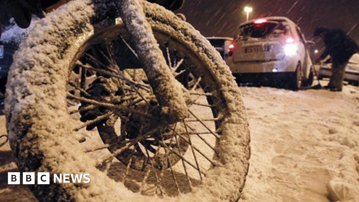 Freezing Europe hit by Russian gas shortage - BBC News