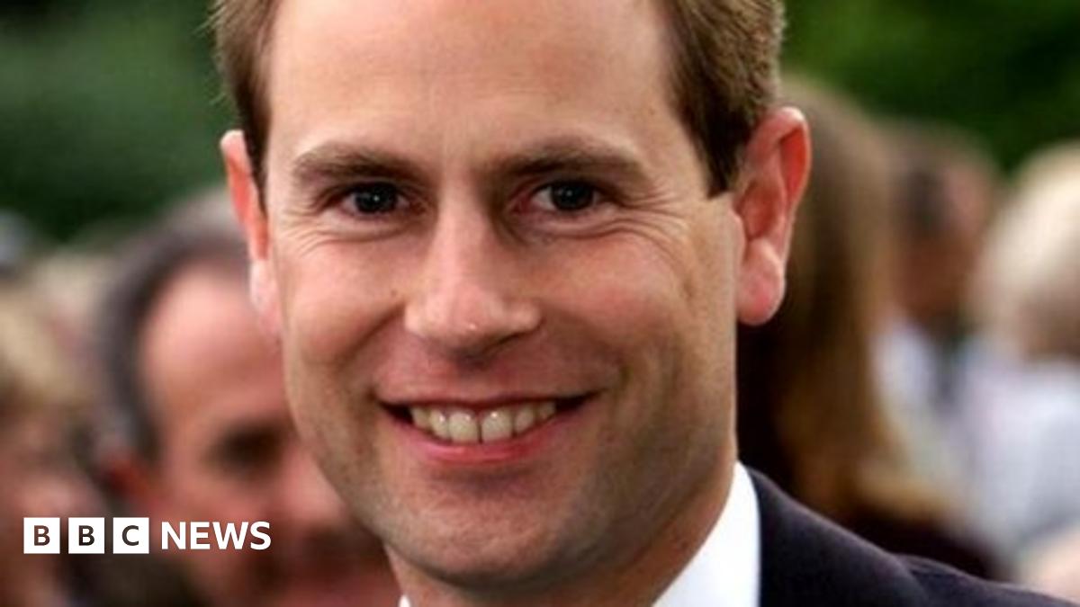 Prince Edward in Lancashire for Diamond Jubilee celebrations - BBC News