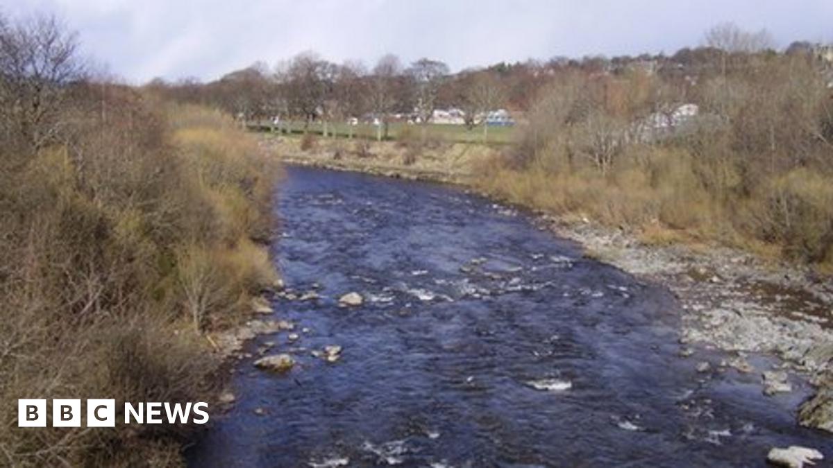 Ettrick Water body discovery investigated - BBC News