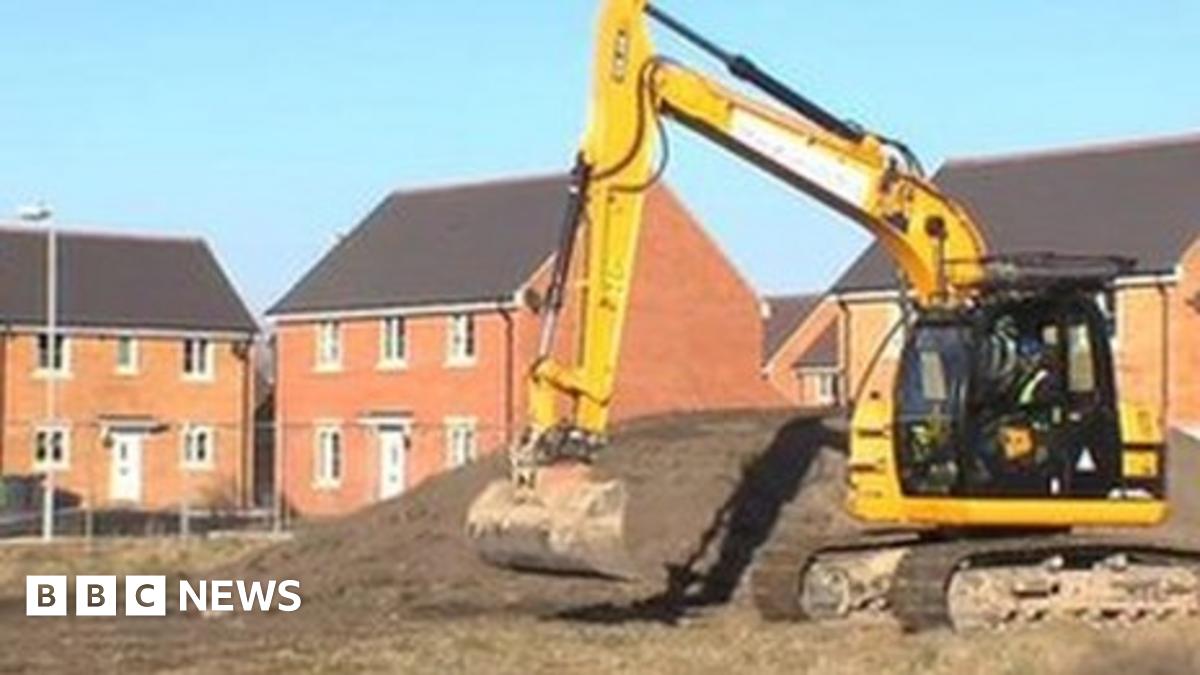 Stroud housing plan endorsed by independent report - BBC News