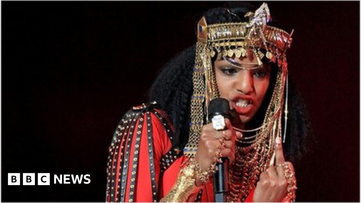 When did the middle finger become offensive? - BBC News