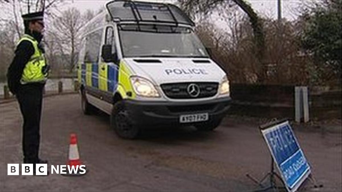 Needham Lake death: Stephen Jacobs admits killing wife - BBC News