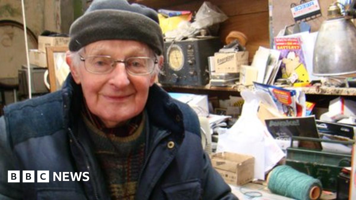 Twin Radio Supply's Frank Firth still fixing in Gorseinon after 75 ...