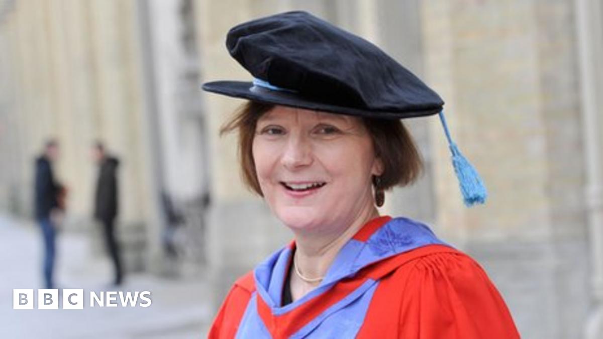 BBC chief Helen Boaden awarded Brighton honorary degree - BBC News