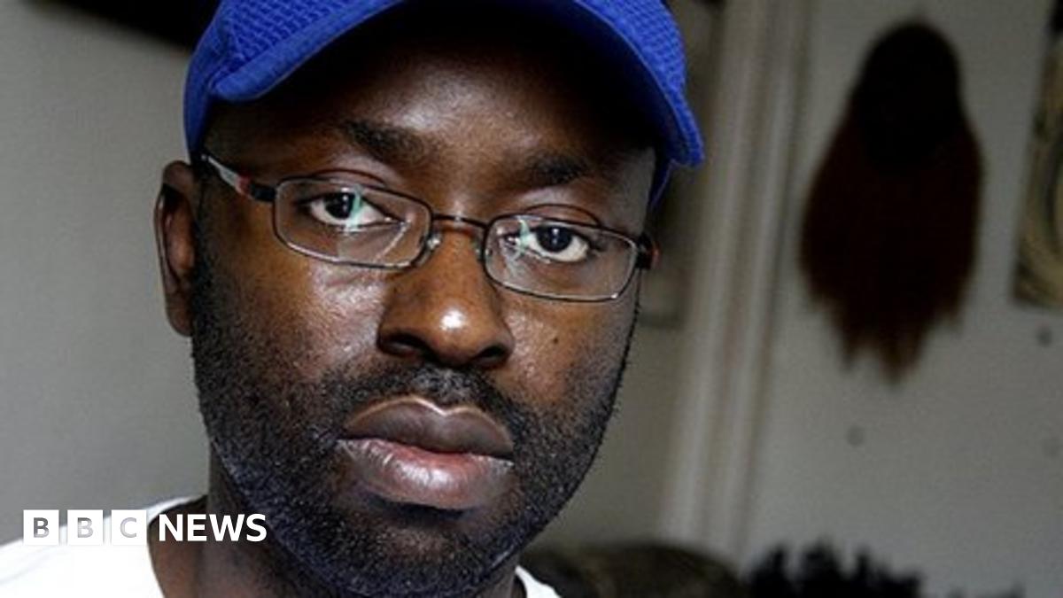 Malabo Blues: A poet's challenge to preserve a city - BBC News