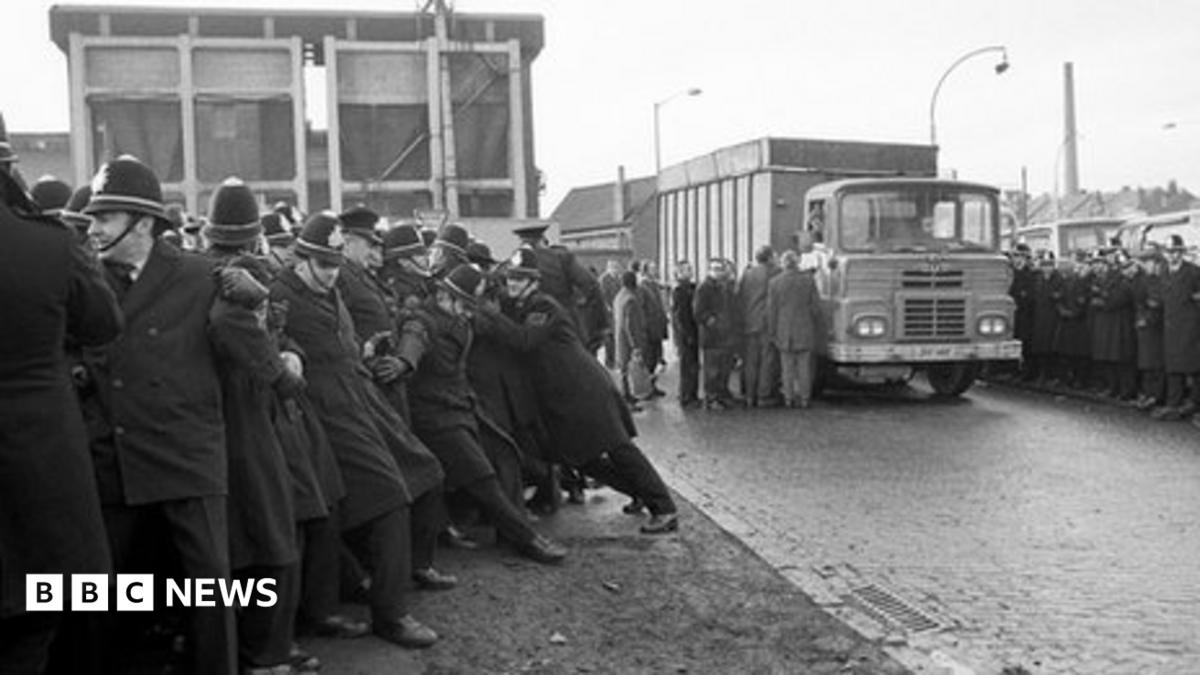 Rally remembers Battle of Saltley Gate anniversary - BBC News