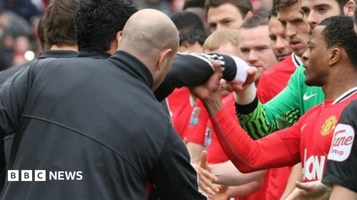 Culture Secretary Jeremy Hunt warns on football racism - BBC News