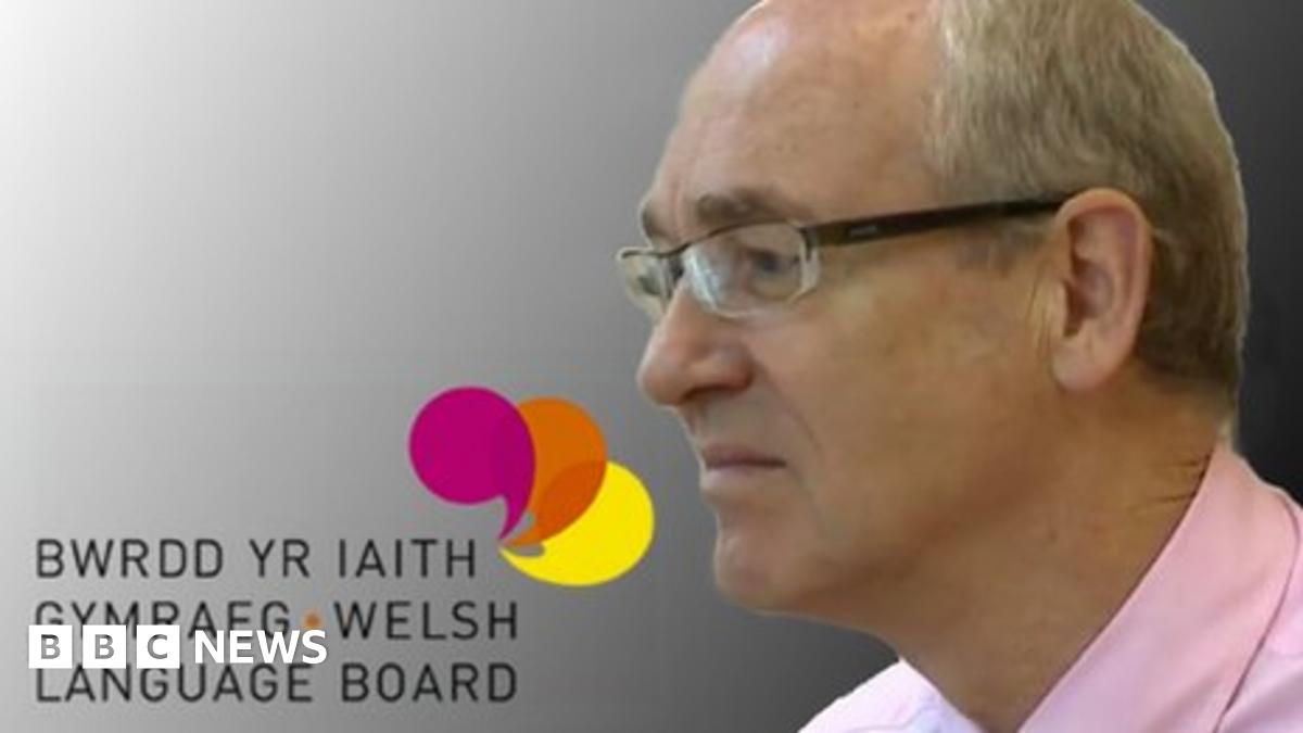 Welsh Language Board head Meirion Prys Jones in crisis claim - BBC News