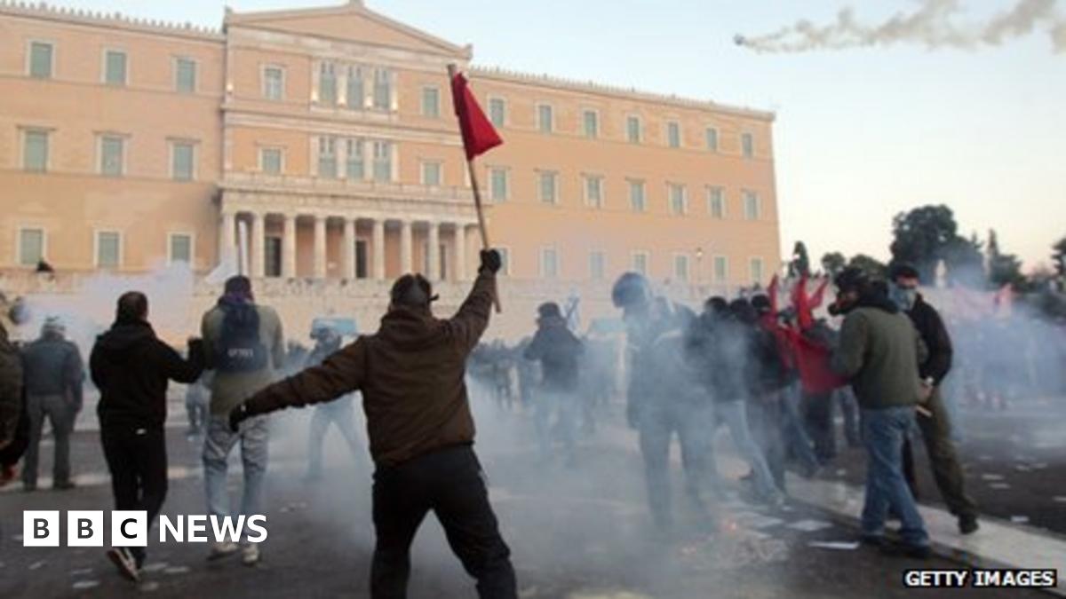 Greek recession deepens in the fourth quarter - BBC News