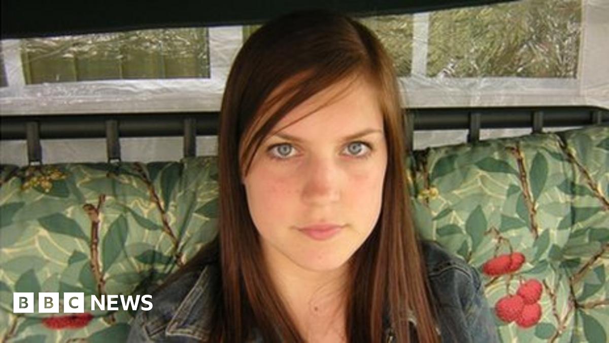 Kelly Phillips' mother in plea to Surrey motorists - BBC News