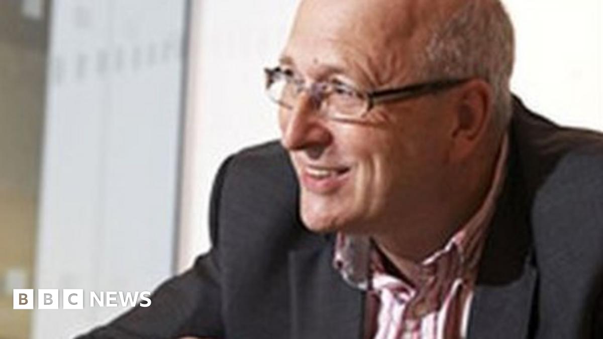 Accused 'knew nothing of £12m fraud of Norwich millionaire' - BBC News