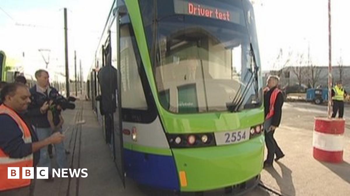 Six new Croydon trams unveiled - BBC News