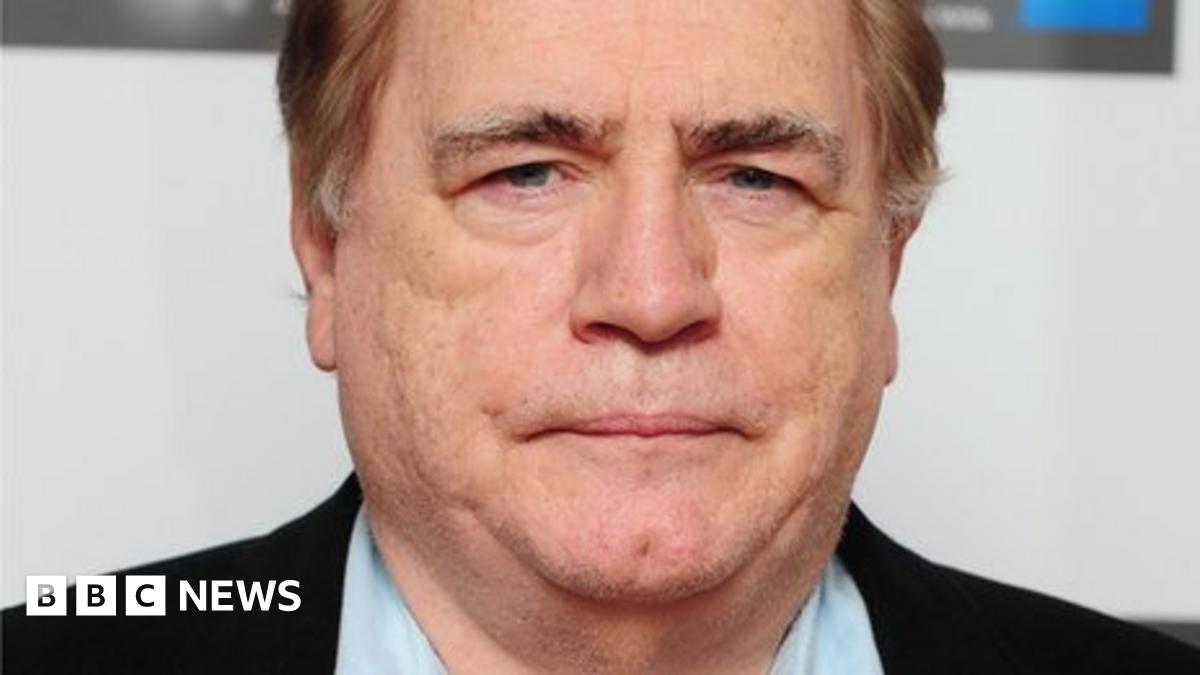 Brian Cox re-elected as Dundee University rector - BBC News