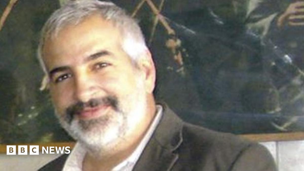 Anthony Shadid, New York Times reporter, dies in Syria - BBC News