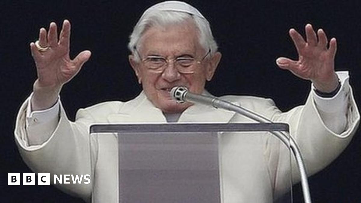 Whiff of scandal clouds Pope ceremony in Vatican - BBC News