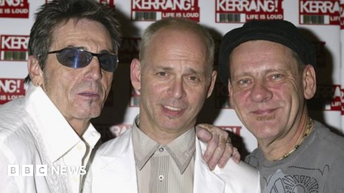 MC5 bassist Michael Davis dies aged 68 - BBC News