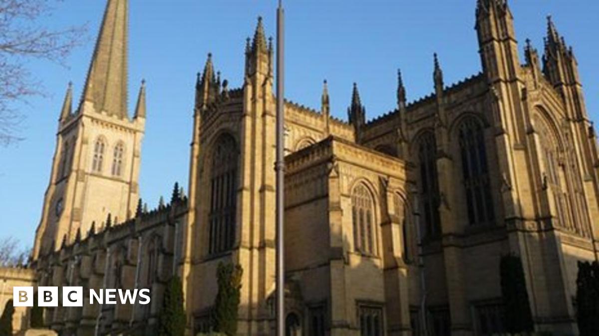 Wakefield Cathedral restoration work begins - BBC News