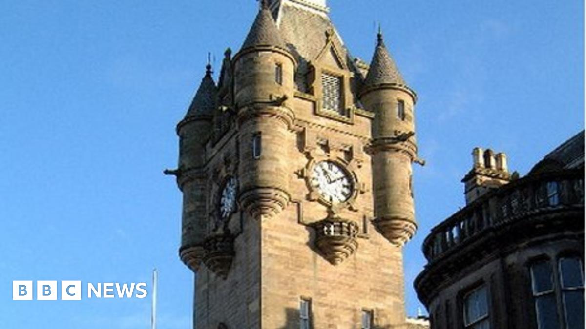 Hawick town hall to reopen after power fault - BBC News
