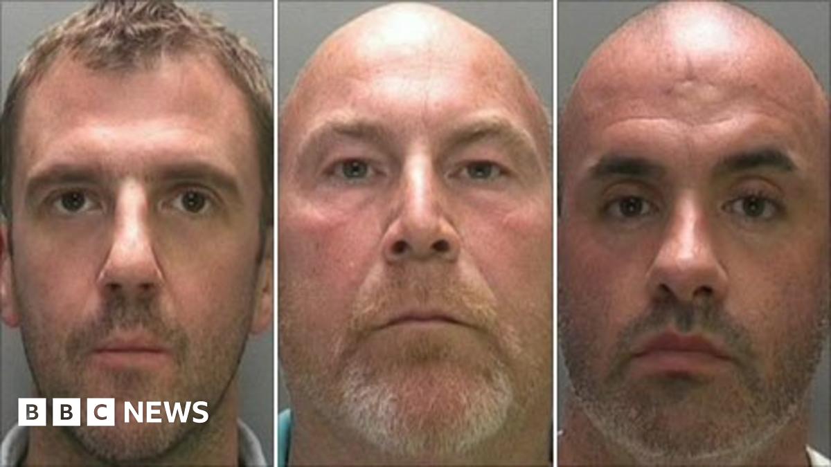 Prisoner Russell Knaggs jailed for Colombia drugs plot - BBC News