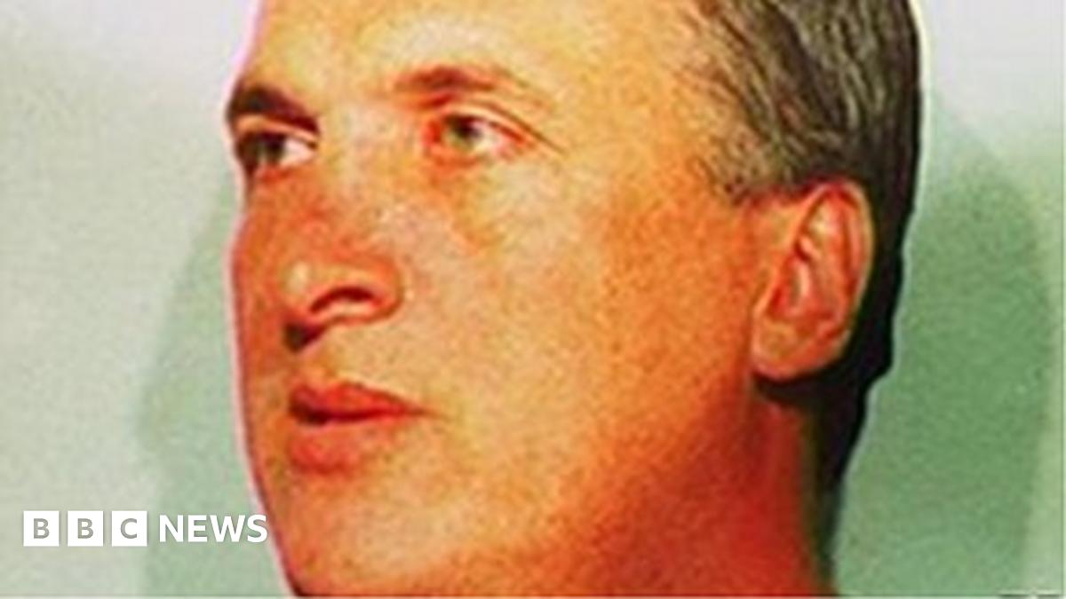 Torture killer Colin Ireland dies in Wakefield Prison - BBC News