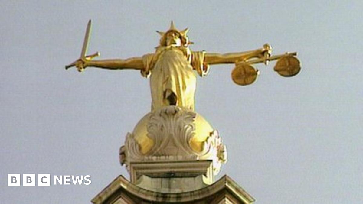 Nottingham man cleared of three counts of rape - BBC News