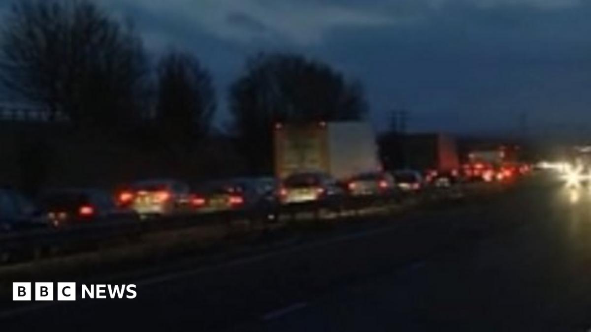 A34 shut after tanker spills diesel - BBC News