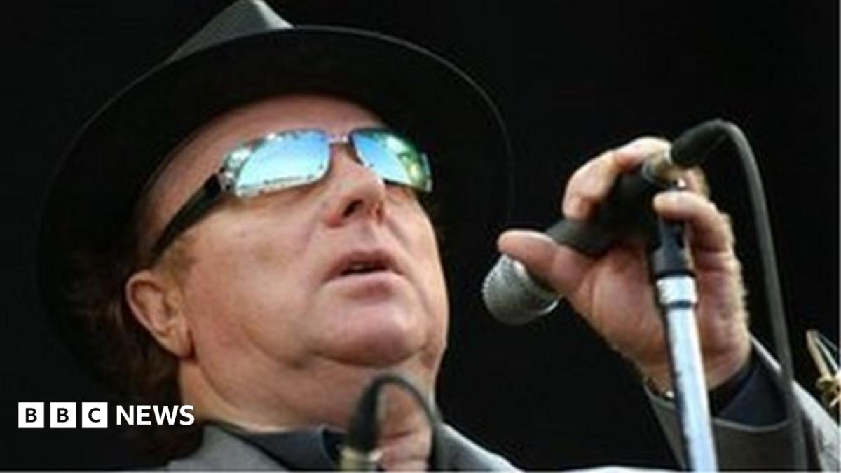 Council awards Van Morrison freedom of Belfast - BBC News