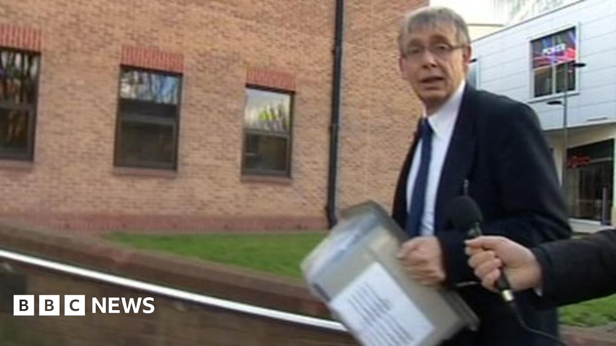 Ex financial adviser Malcolm Green jailed for £1m fraud - BBC News