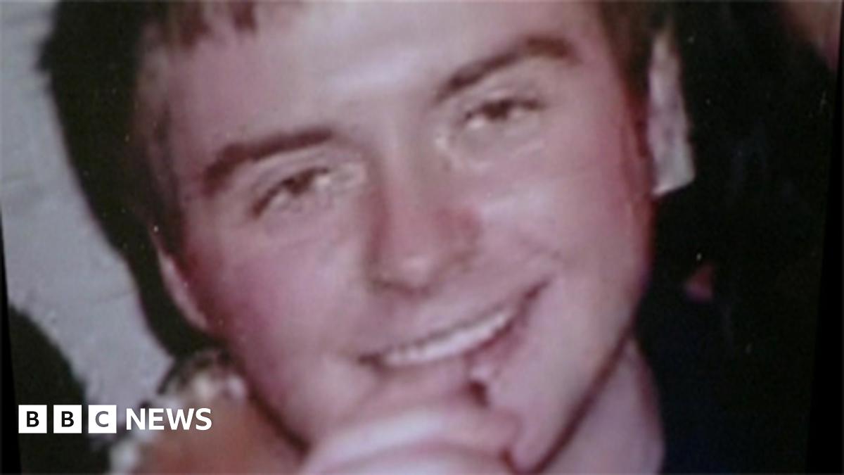 Canal search for missing Tom Haddock in Lichfield - BBC News