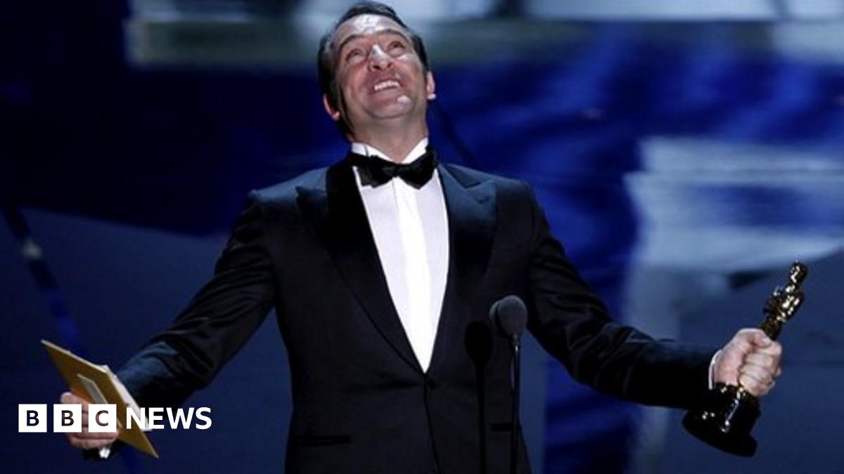 The Artist triumphs at the Oscars - BBC News