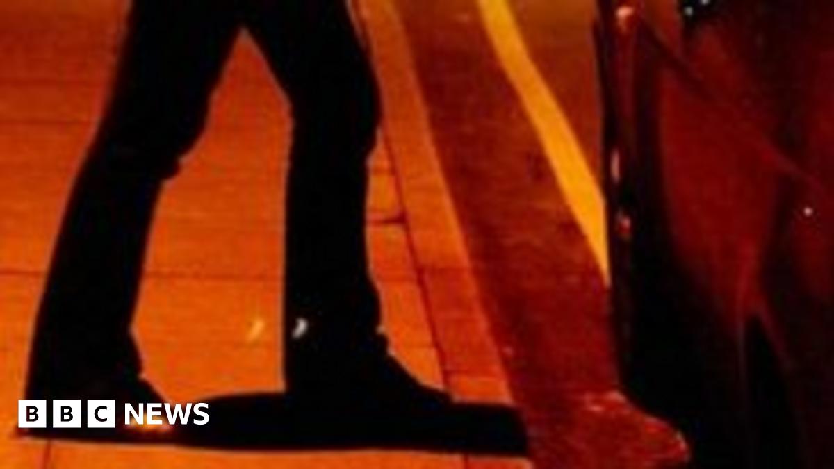 Derby kerb crawling arrests - BBC News