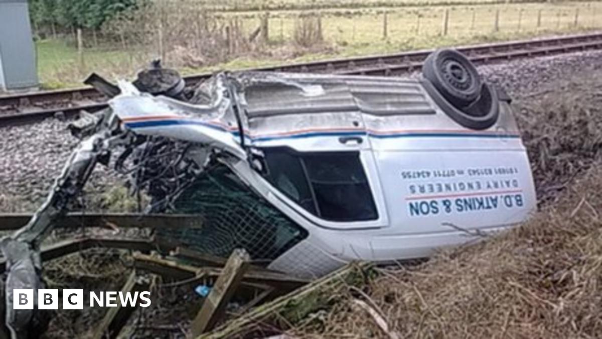Level crossing crash: Van driver Daniel Bellis jailed - BBC News