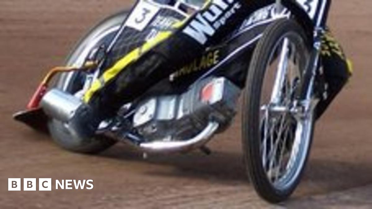 Mildenhall speedway track wins noise case against couple - BBC News