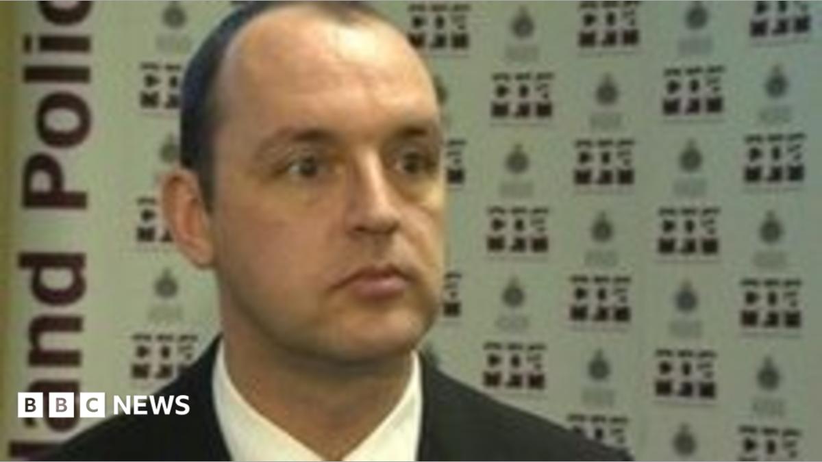 Hartlepool Mayor Stuart Drummond sacks six cabinet members - BBC News