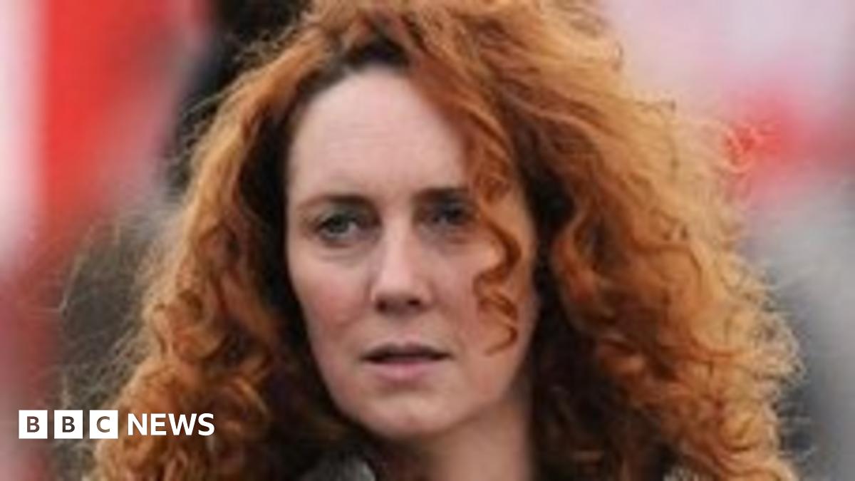 Leveson Inquiry: Met 'assured Brooks over hacking inquiry' - BBC News